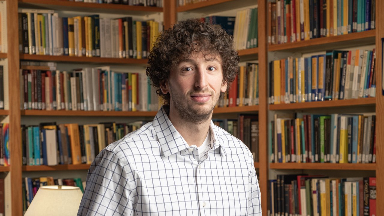SFI welcomes Postdoctoral Fellow Andrew Stier | Santa Fe Institute