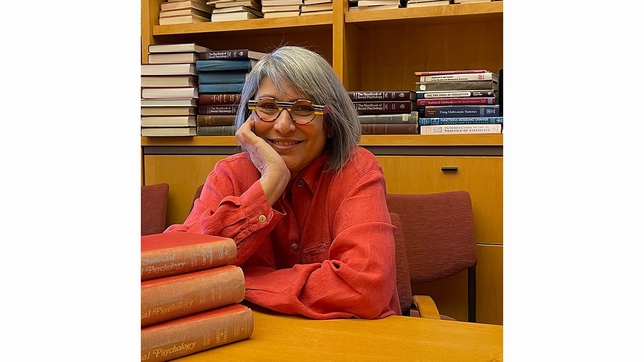 Mahzarin Banaji receives honorary doctorate from Yale | Santa Fe Institute