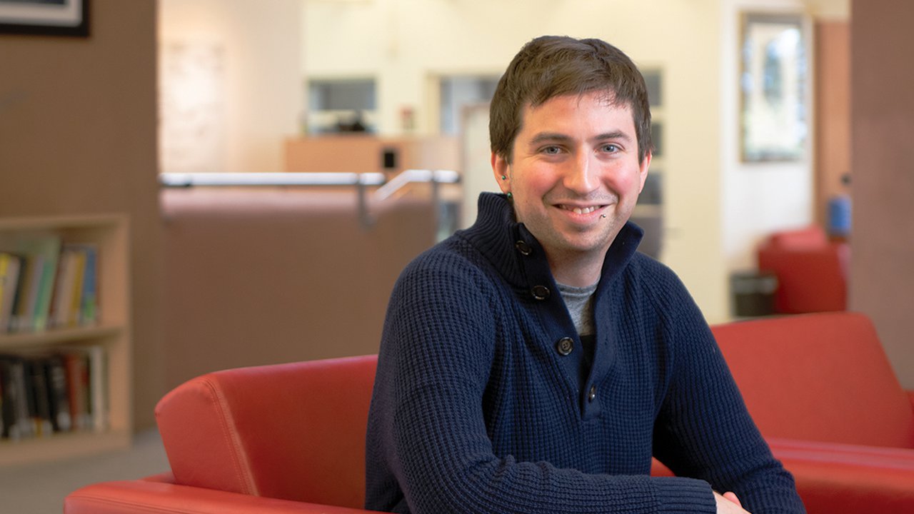 SFI welcomes postdoctoral fellow George Cantwell | Santa Fe Institute