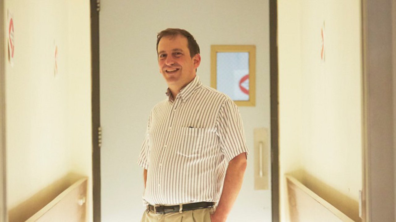 SFI External Professor Marc Lipsitch is a 'critical voice on biosafety ...